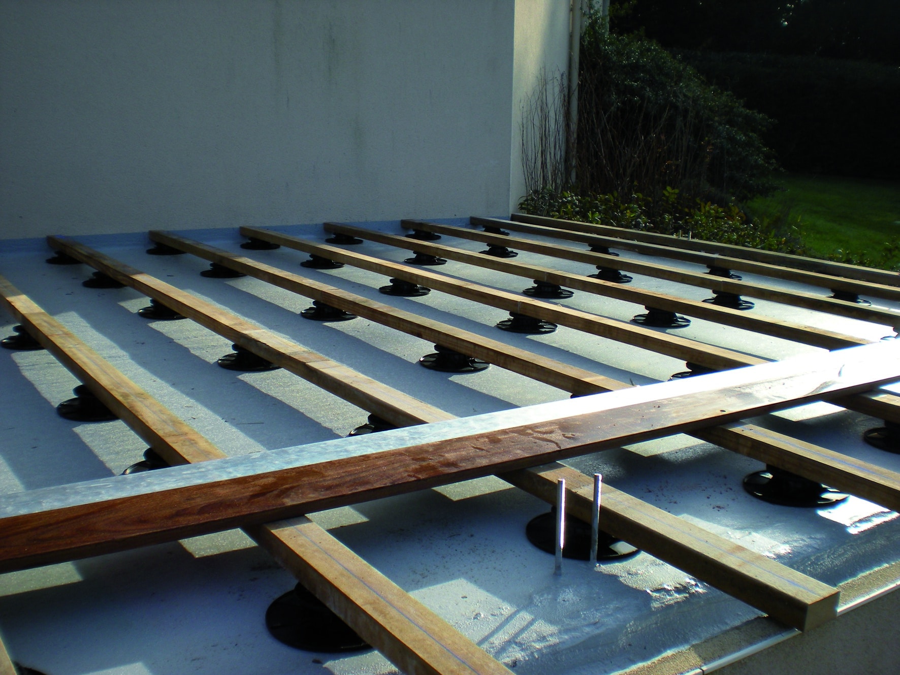 Combien de plots pour terrasse en bois ? - Bois Jardin